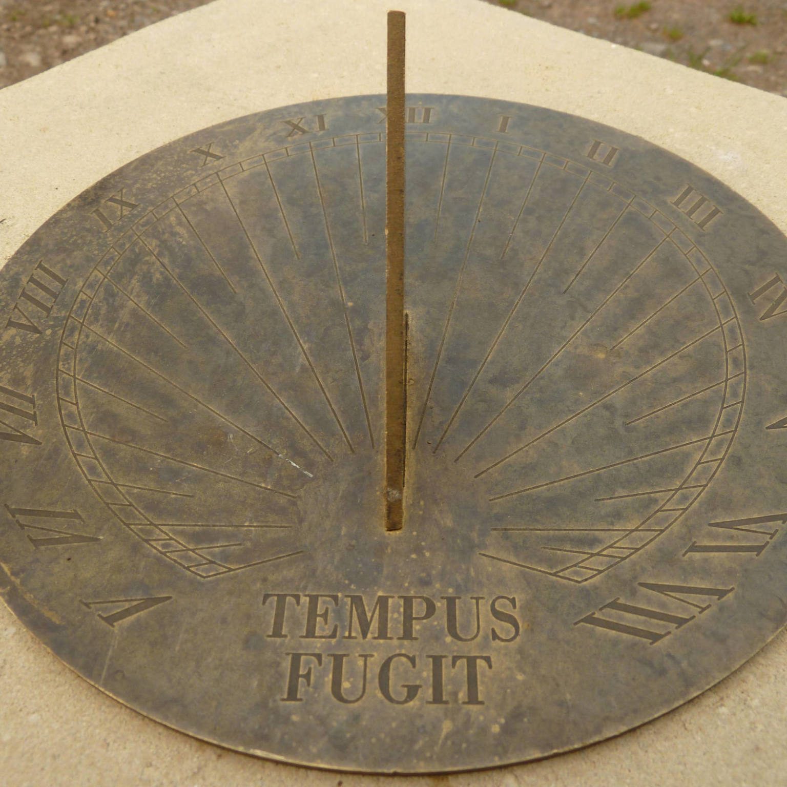 Nautical Dial - Border Sundials